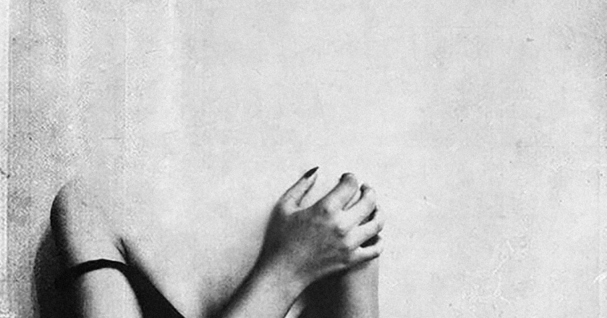 FADING BEAUTY photographed by Thymournia - LetKiss